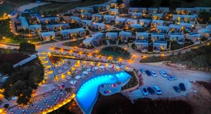 ARAMERAS RESORT në Ksamil kërkon staf për sezonin 2026 - Saranda Web